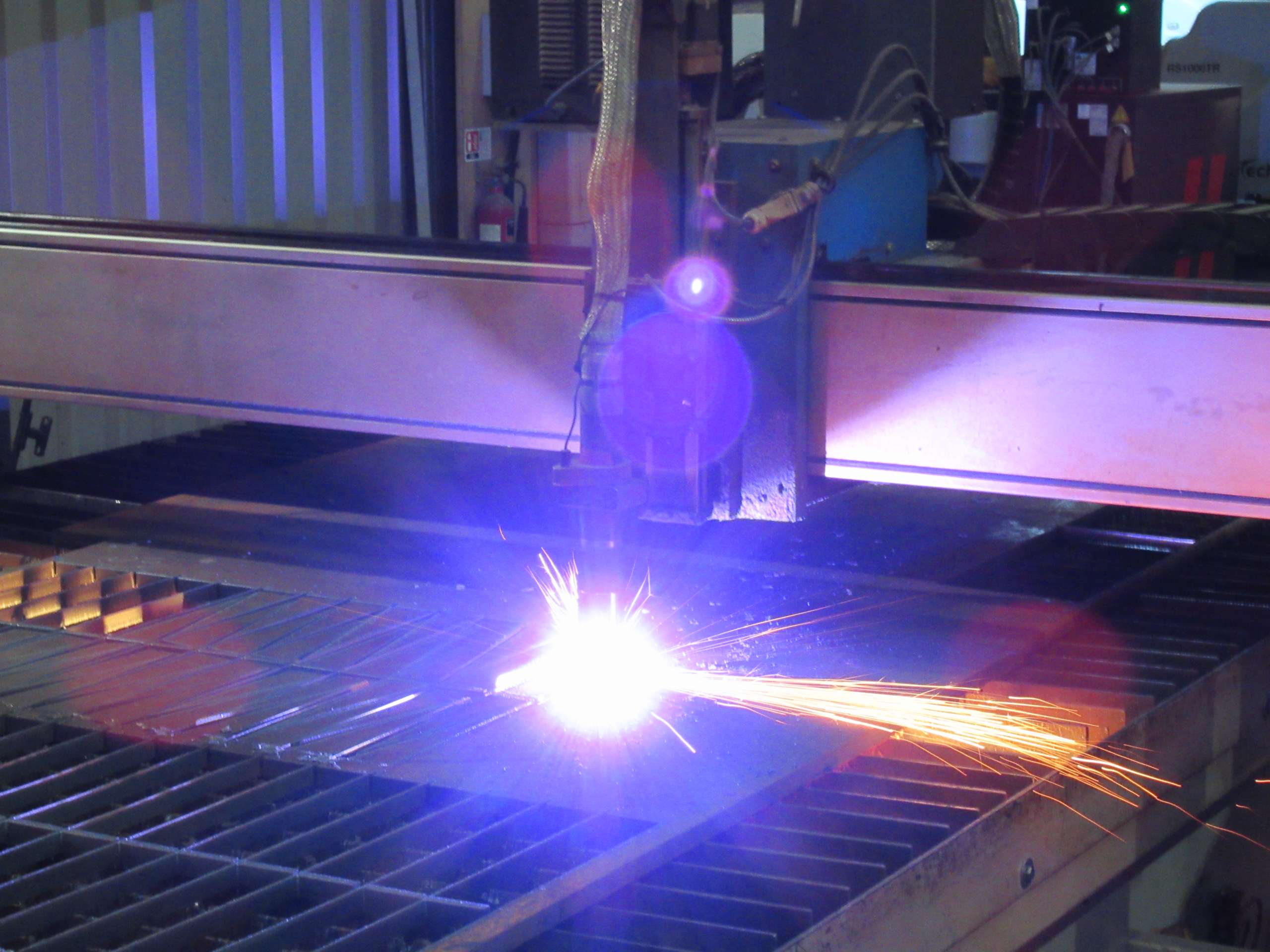 Steel Fabricator , Stockholder & Steel Supplier - DMI Steel Fabrication